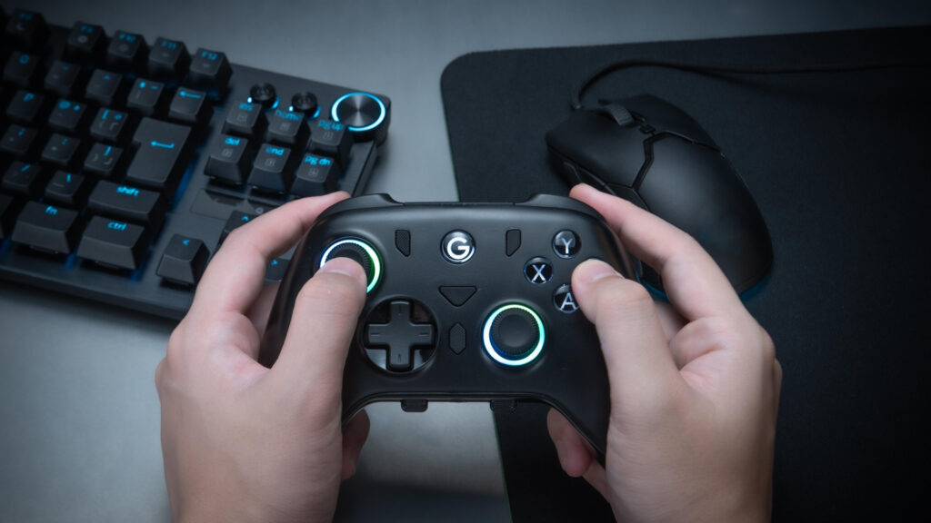 【GRAPHT】プレイスタイルを広げるクイックカスタム可能なゲームパッド『Omni Plus』新登場 9月25日予約開始 東京ゲームショウ ...